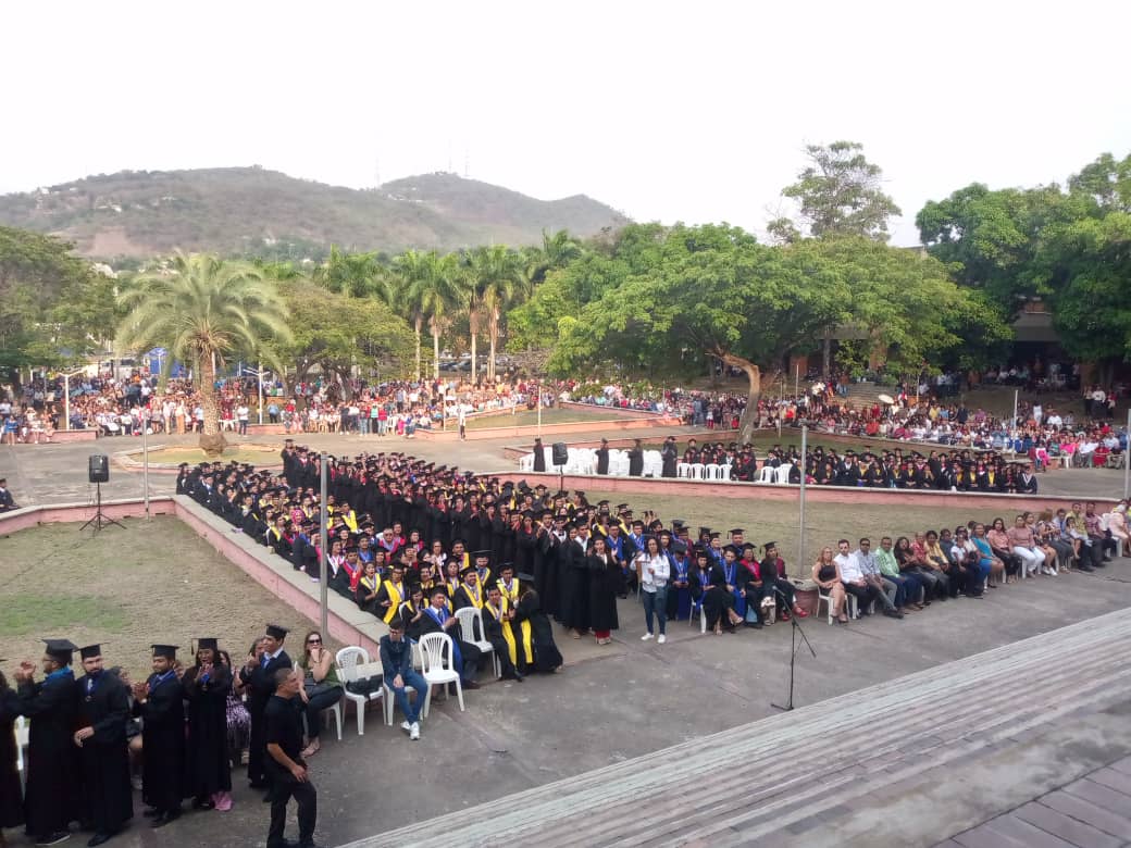 477 nuevos profesionales egresaron de la Universidad de Oriente en ...
