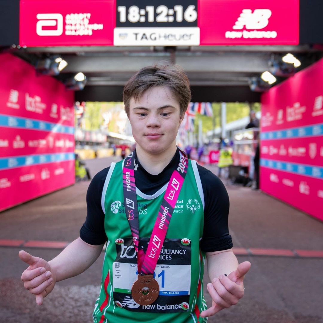 Lloyd Martin se convirtió en el corredor más joven con síndrome de Down ...